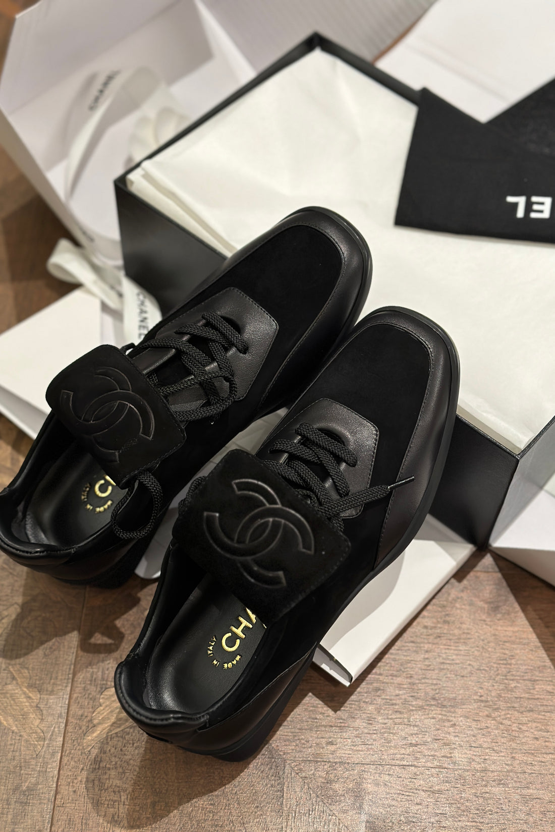 Retro Large Logo Flip-Top Derby Shoes – Foya